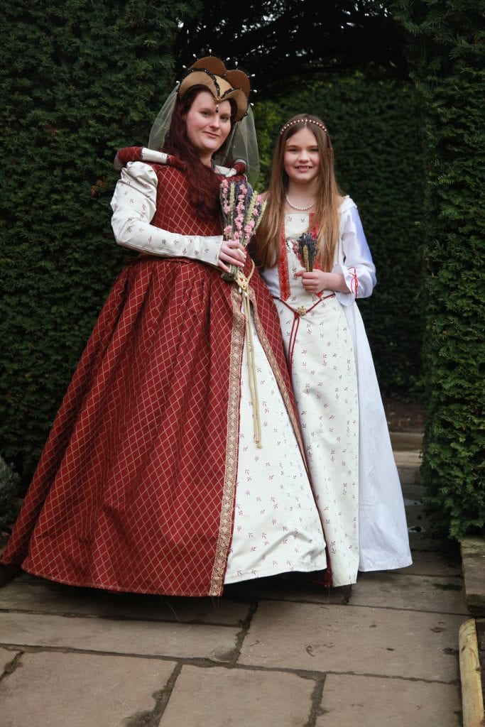 Wedding flowers on a medieval theme | Dried Flower Craft